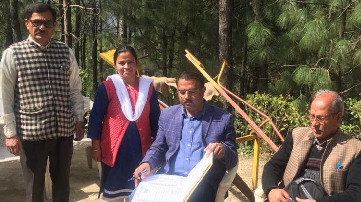 सोलन : एसडीएम संजय कुमार ने किया शांगरी स्कूल का औचक निरीक्षण